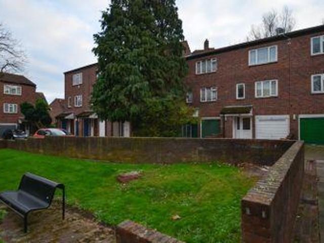 4 Bedrooms Town house for rent in Oswald´s Mead, Lindisfarne Way, London E9