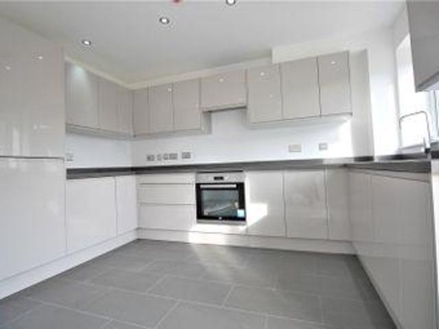 4 Bedrooms Town house for rent in Norman Road, Belvedere, Kent DA17