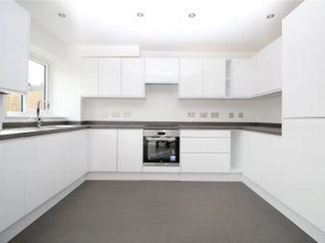 4 Bedrooms Town house for rent in Norman Road, Belvedere, Kent DA17