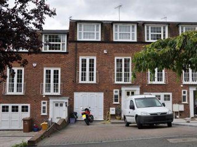 4 Bedrooms Town house for rent in Newstead Way, London SW19
