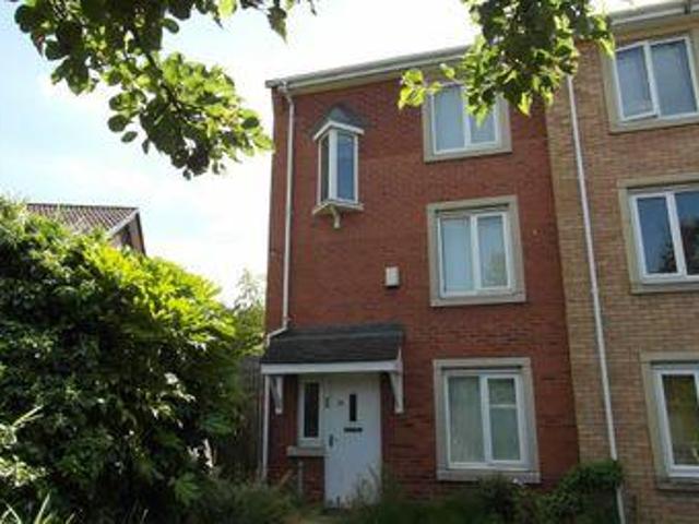 4 Bedrooms Town house for rent in Sadler Court, Hulme, Manchester M15