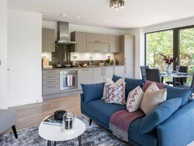 4 Bedrooms Town house for rent in Priory Road, London E6