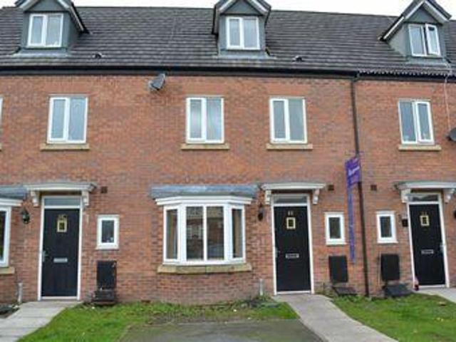 4 Bedrooms Town house for rent in Railway Street, Atherton, Manchester M46