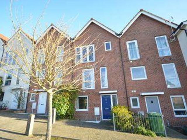 4 Bedrooms Town house for rent in Risinghurst Mews, Basingstoke RG24