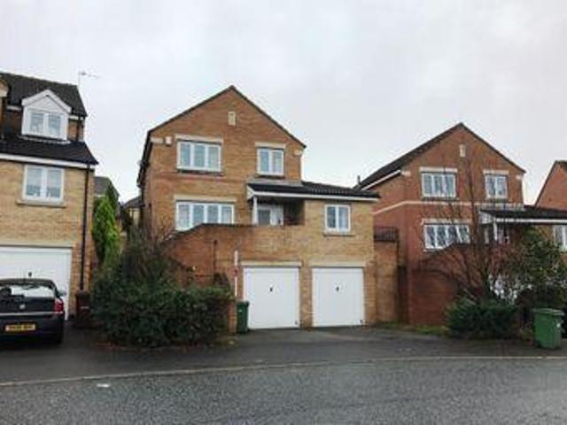 4 Bedrooms Town house for rent in Wood Lane, Castleford WF10