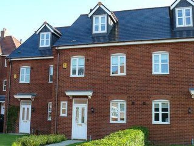 4 Bedrooms Town house for rent in Wychwood Village, Weston, Cheshire CW2