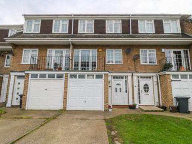 4 Bedrooms Town house for rent in Taylors Avenue, Hoddesdon EN11
