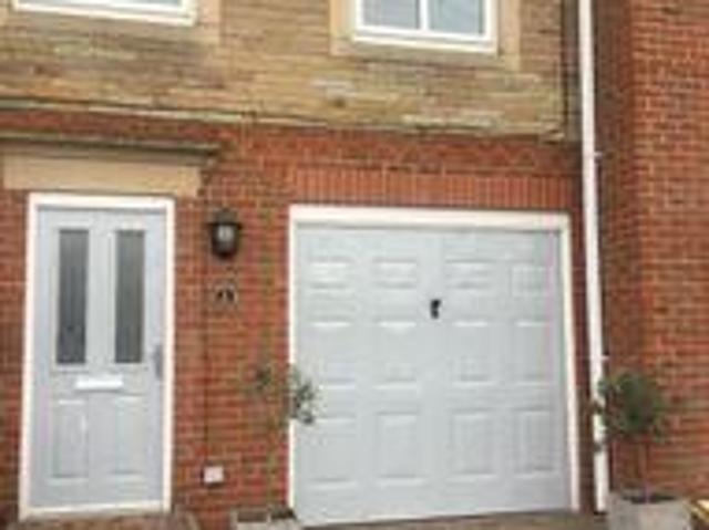 4 Bedrooms Town house for rent in The Pastures, Todwick, Sheffield S26