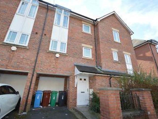 4 Bedrooms Town house for rent in Yew Street, Manchester M15
