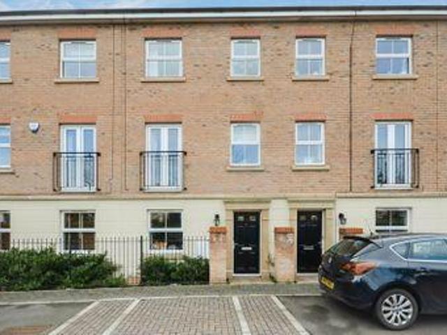 4 Bedrooms Town house for sale in 81 Scotsman Drive, Doncaster DN5