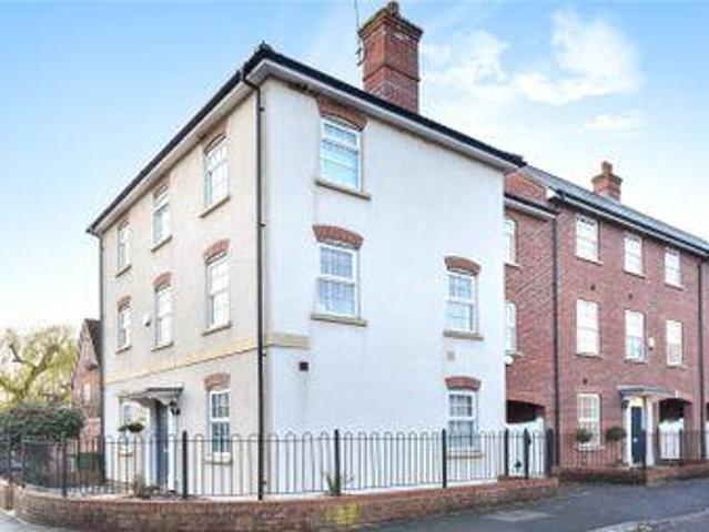 4 Bedrooms Town house for sale in Coaters Lane, Wooburn Green, High Wycombe, Buckinghamshire HP10
