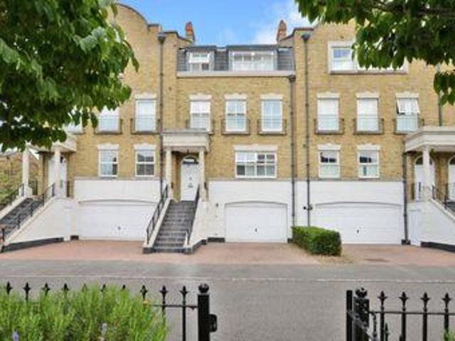 4 Bedrooms Town house for sale in Clearwater Place, Surbiton KT6
