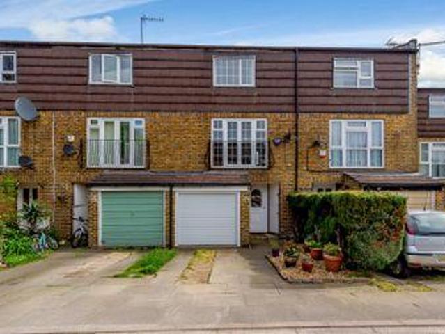 4 Bedrooms Town house for sale in Closemead Close, Northwood HA6