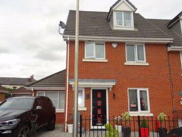 4 Bedrooms Town house for sale in Crompton Way, Lowton, Mr Warrington WA3