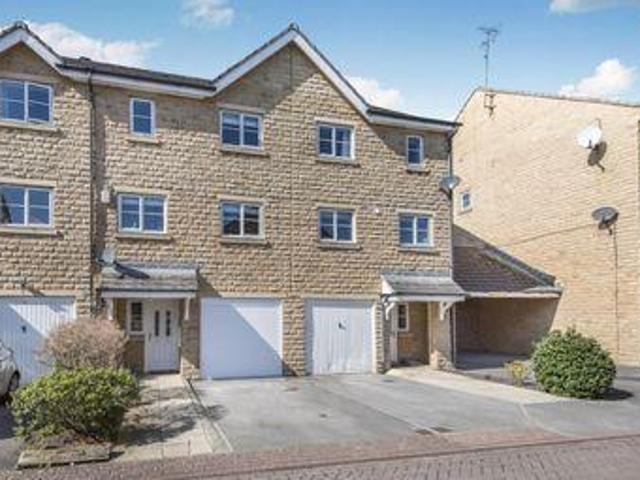 4 Bedrooms Town house for sale in Aldersyde Road, Guiseley, Leeds LS20