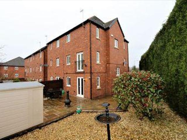 4 Bedrooms Town house for sale in Badger Close, Hyde, Cheshire SK14