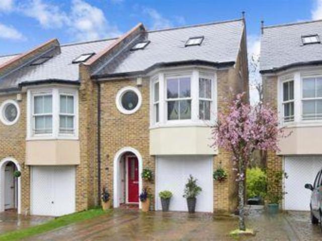 4 Bedrooms Town house for sale in Glenside Close, Kenley, Surrey CR8