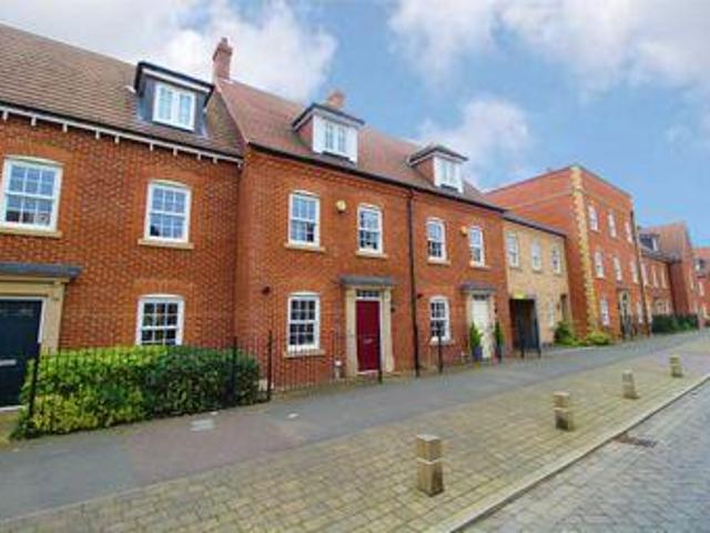 4 Bedrooms Town house for sale in Greenkeepers Road, Great Denham MK40