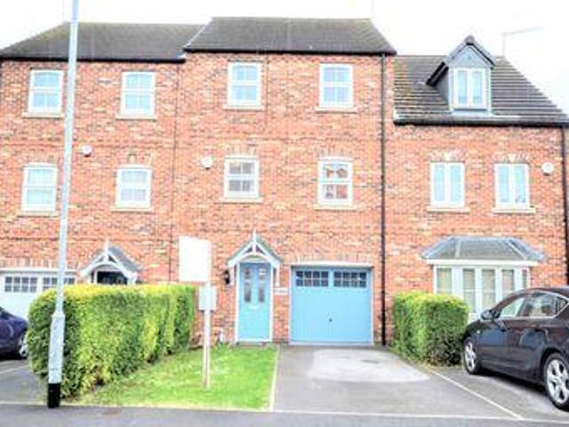 4 Bedrooms Town house for sale in Daycroft, Barnsley S71