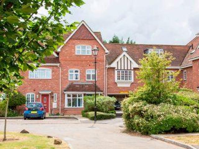 4 Bedrooms Town house for sale in Foundry Close, Hook RG27
