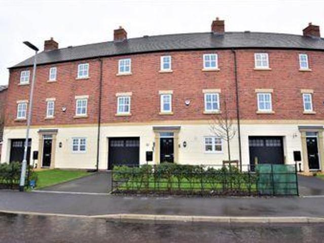 4 Bedrooms Town house for sale in Faulkner Crescent, St Annes, Lytham St Annes, Lancashire FY8