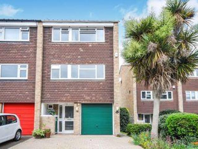 4 Bedrooms Town house for sale in Kingsmead Close, Sidcup DA15