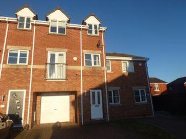 4 Bedrooms Town house for sale in Hayling Close, Bury BL8