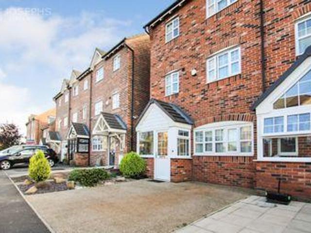 4 Bedrooms Town house for sale in Hudson Close, Bolton BL3