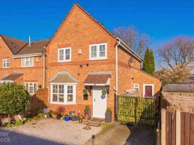 4 Bedrooms Town house for sale in Isis Close, Salford, Manchester M7