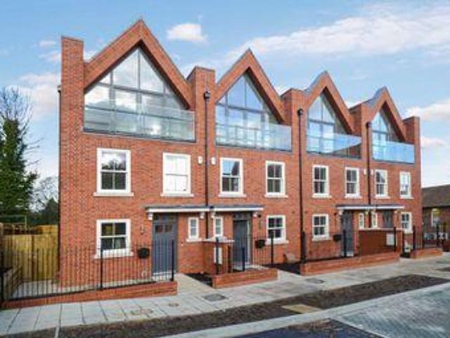 4 Bedrooms Town house for sale in Oak Tree Gardens, St Albans, Hertfordshire AL1