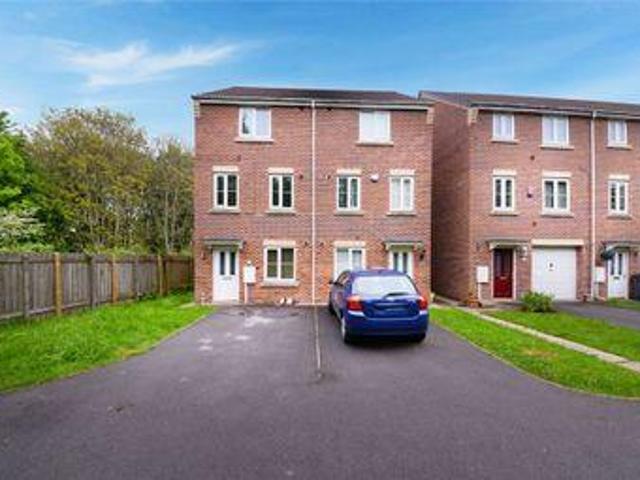 4 Bedrooms Town house for sale in Oakland Way, Nottingham, Nottingham NG8
