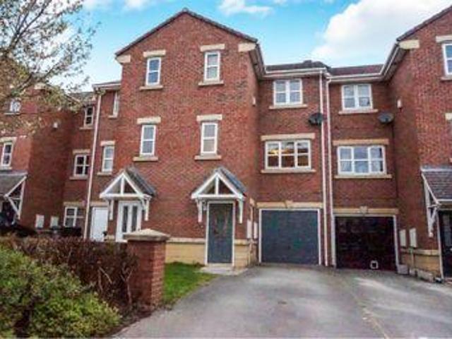 4 Bedrooms Town house for sale in Meadowbrook Court, Leeds LS27