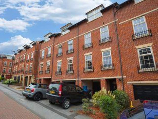 4 Bedrooms Town house for sale in Midhill Crescent, Heeley, Sheffield S2