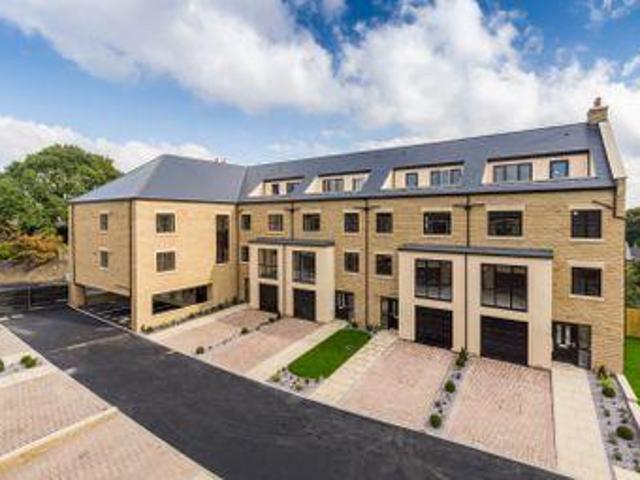 4 Bedrooms Town house for sale in Sawmill Court, Penistone, Sheffield S36