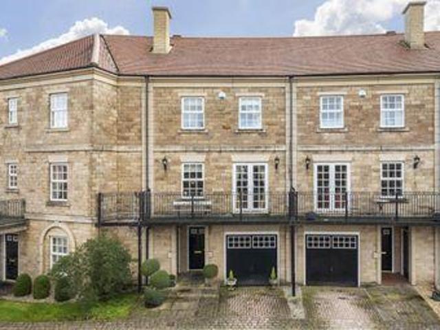 4 Bedrooms Town house for sale in Scalebor Square, Burley In Wharfedale, Ilkley LS29