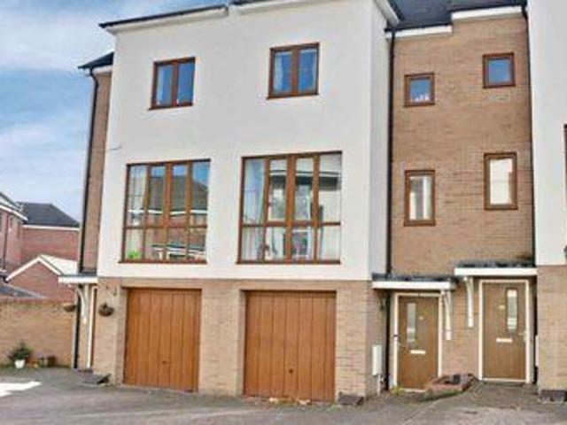 4 Bedrooms Town house for sale in Peggs Way, Basingstoke RG24