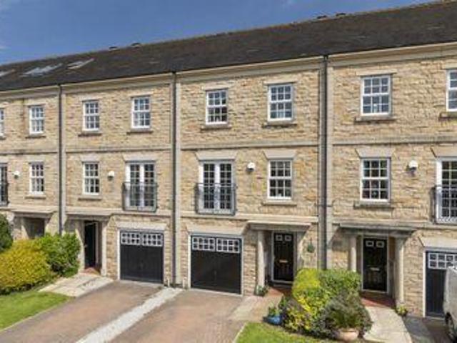 4 Bedrooms Town house for sale in Ron Lawton Crescent, Burley In Wharfedale, Ilkley LS29
