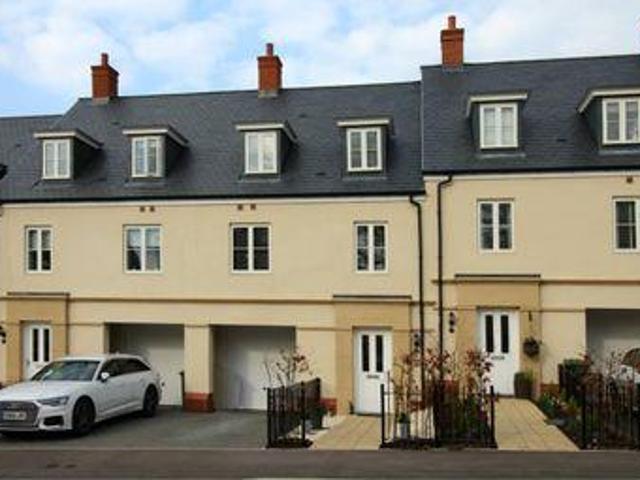 4 Bedrooms Town house for sale in Wellesley, Aldershot GU11
