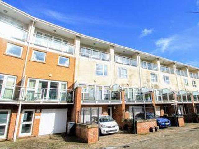 4 Bedrooms Town house for sale in Taliesin Court, Chandlery Way, Cardiff CF10