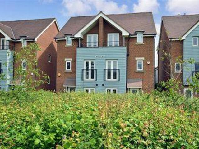 4 Bedrooms Town house for sale in The Moors, Redhill, Surrey RH1
