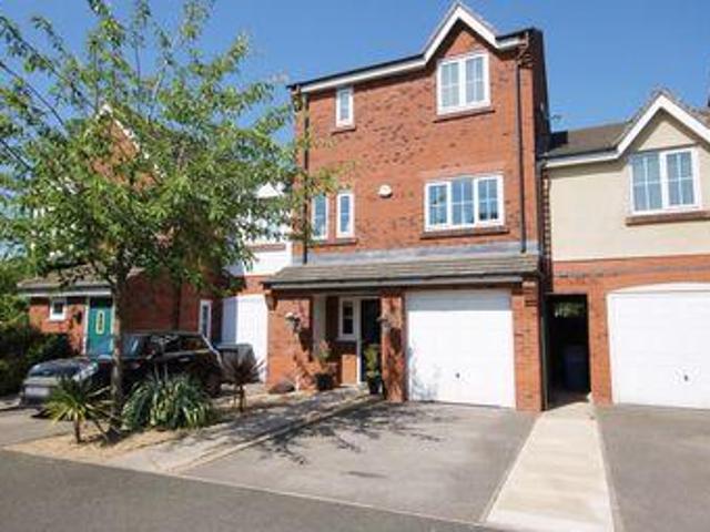4 Bedrooms Town house for sale in Thorneycroft Drive, Warrington WA1