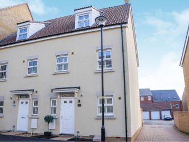 4 Bedrooms Town house for sale in Truscott Avenue, Swindon SN25