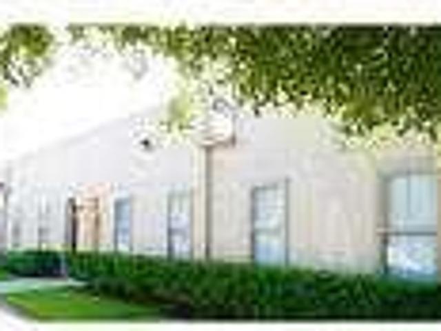 4 bedrooms Townhouse offers both one story and town home units