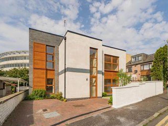 4 Bedrooms Villa for sale in 2A, Downie Grove, Corstorphine, Edinburgh EH12