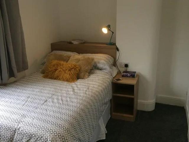 4 Bedrooms