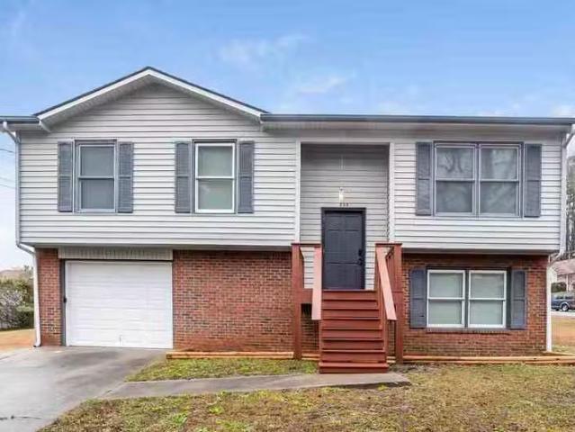 4 Beds / 2 Bath Home for Rent in Atlanta, GA 295 Wilson Mill.