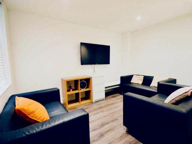 4 Beds 2 Baths