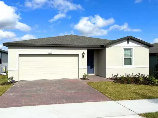 4 beds, 2 baths for rent in Haines City 3212 Weitzel Drive 3.