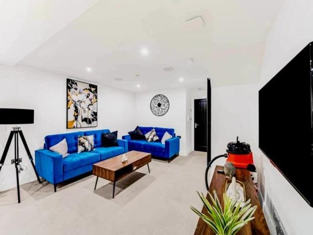 4 Beds 7 Baths