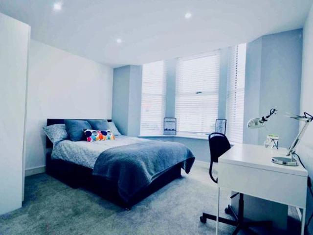 4 Beds 4 Baths